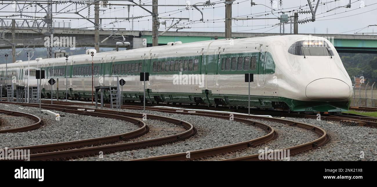 JR East opens the original green- tinted colored Shinkansen bullet ...