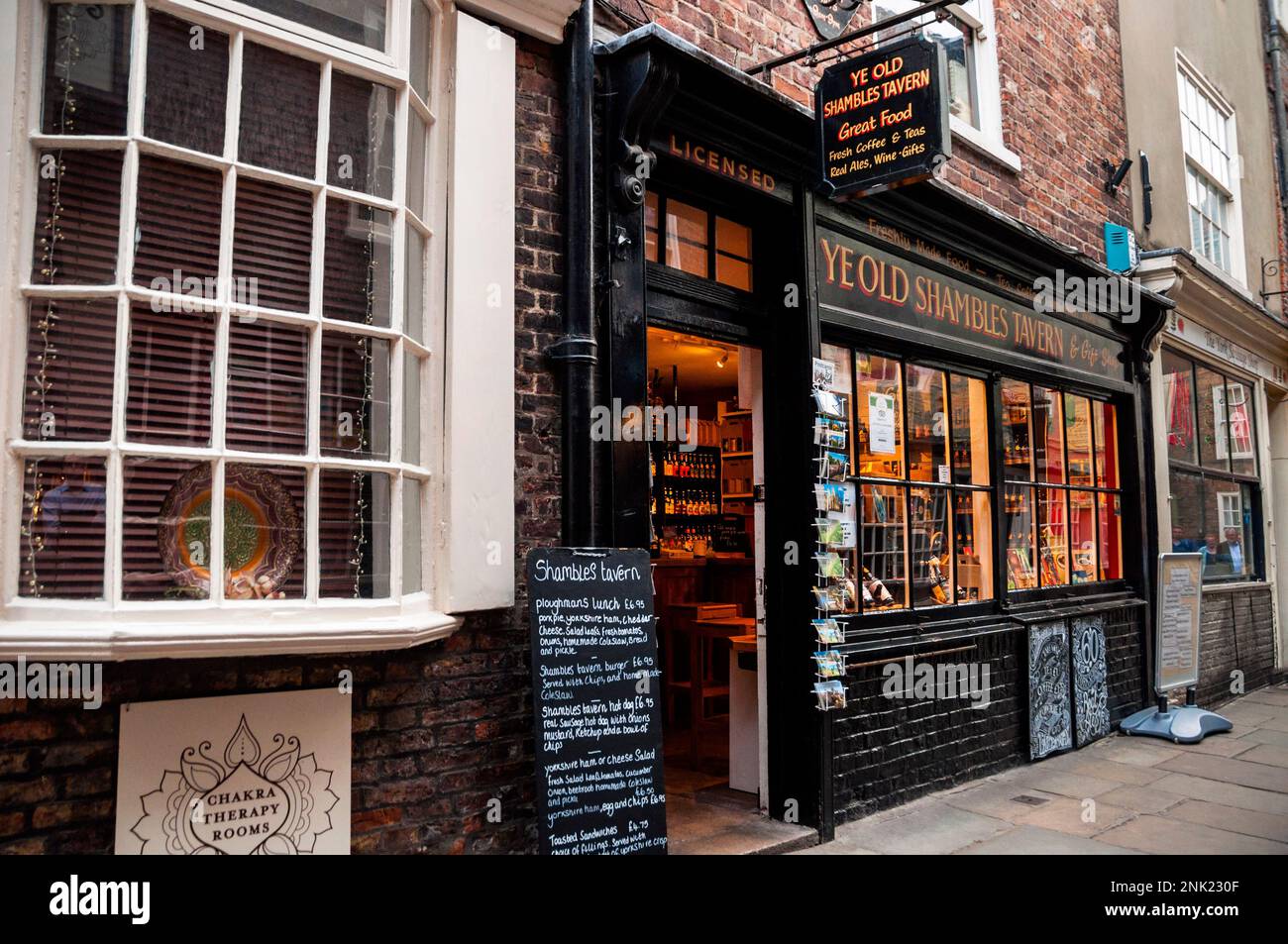 The Shambles Tavern in medieval York, England Stock Photo - Alamy