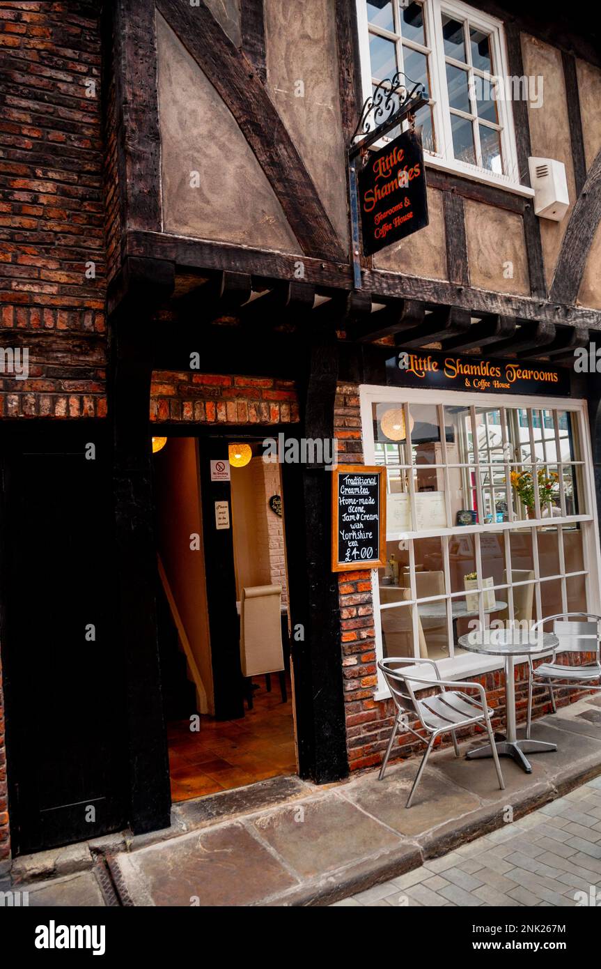 The Shambles Tea Room and Coffee House in medieval York, England Stock ...