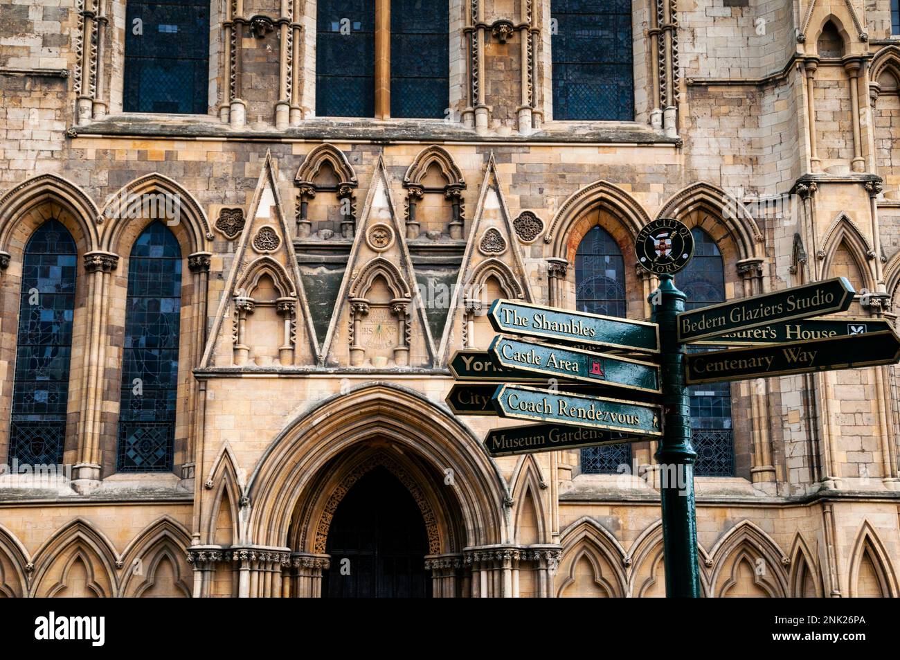 Gothic clustered columns hi-res stock photography and images - Alamy