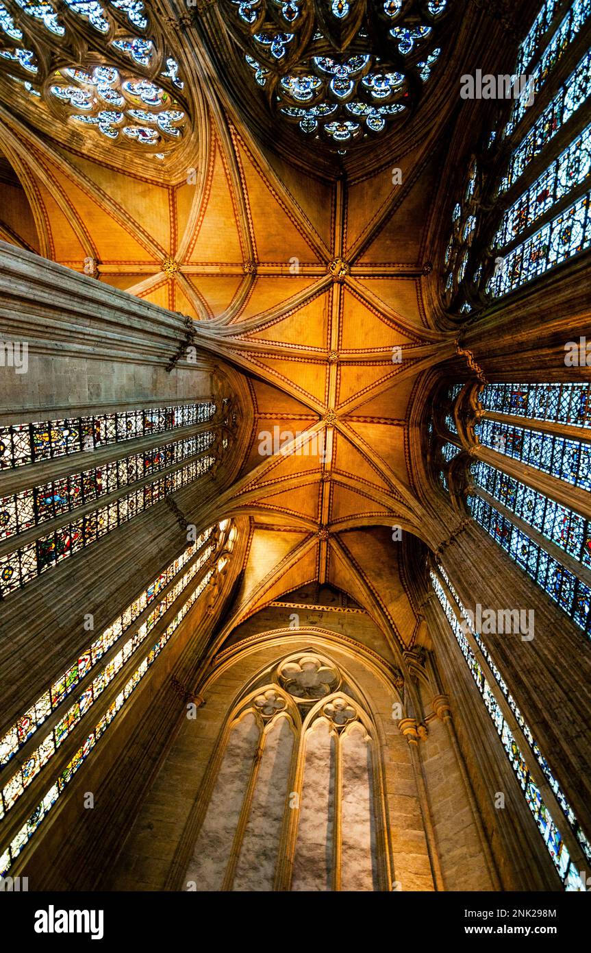 Perpendicular Gothic York Minster ribbed vaults in the medieval town of ...