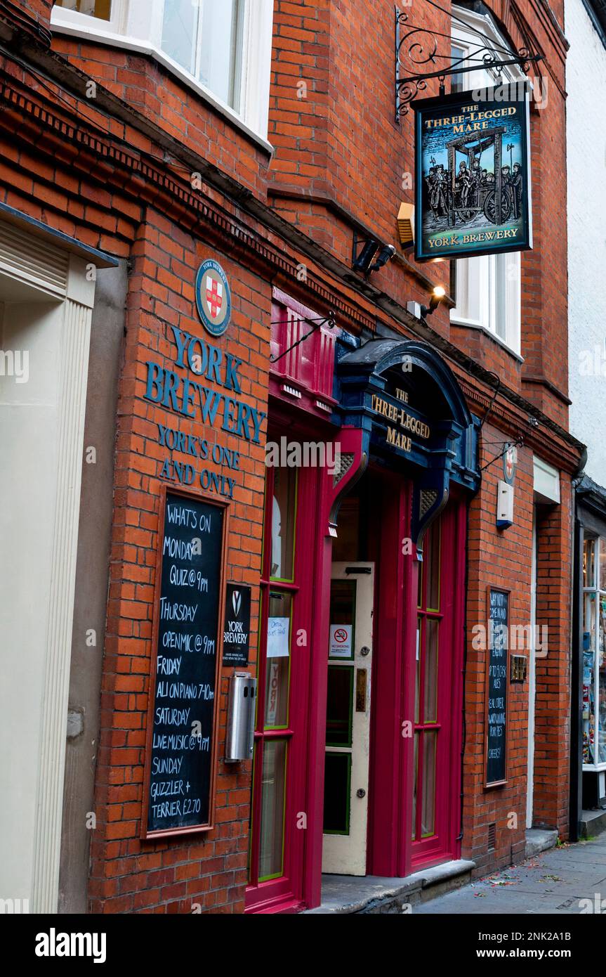 15 high petergate hi-res stock photography and images - Alamy