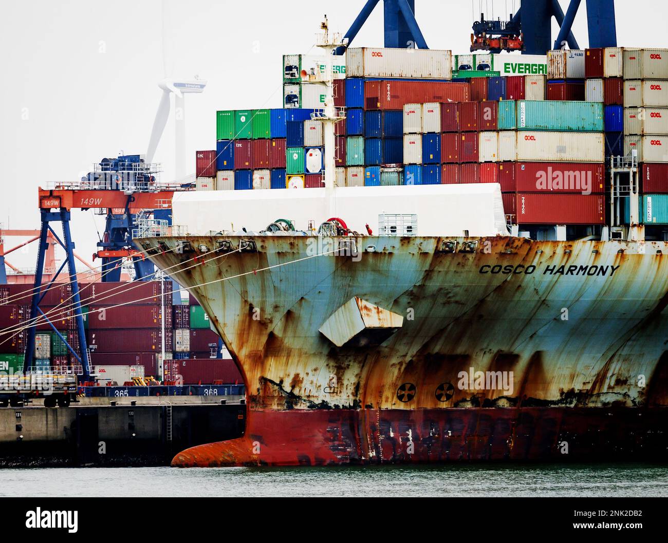 ROTTERDAM - Containers at the Euromax Terminal on the Rotterdam ...