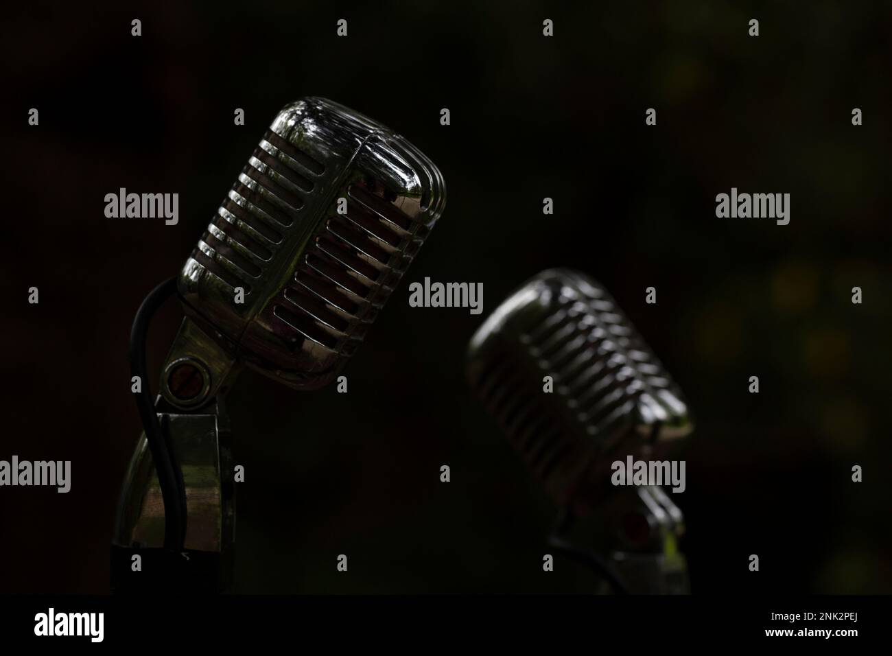 Natural microphones hi-res stock photography and images - Alamy