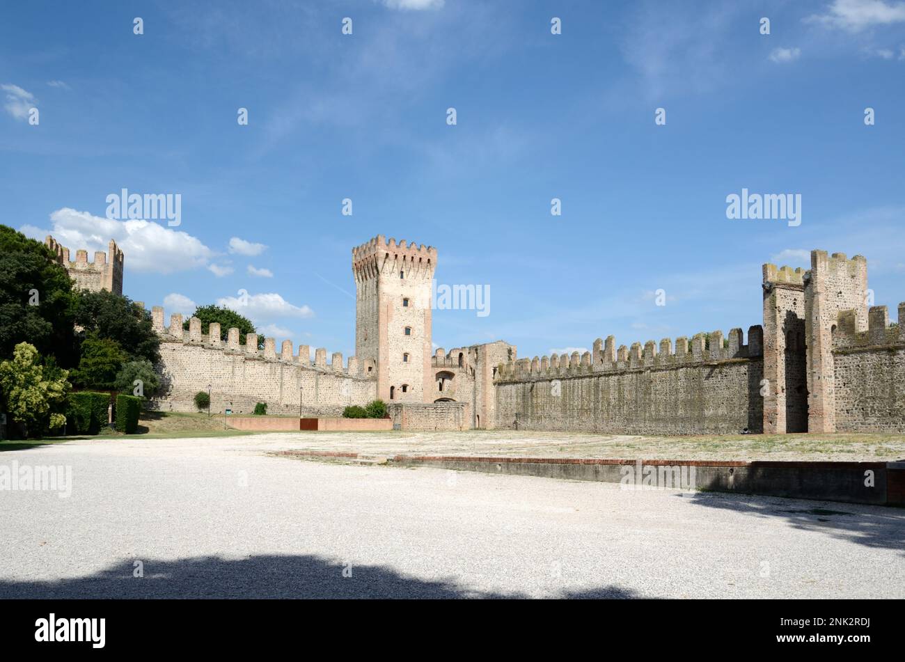 Centro este hi-res stock photography and images - Alamy