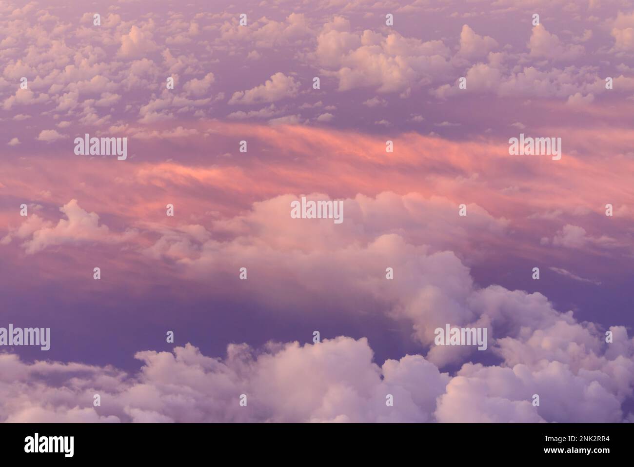 Looking clouds hi-res stock photography and images - Alamy