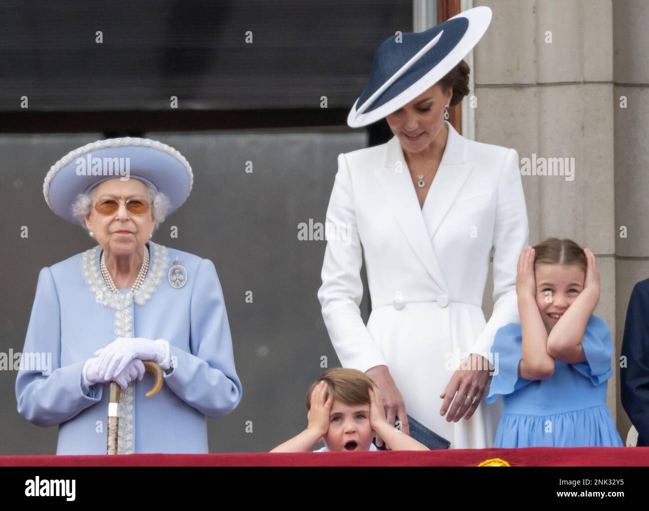 Queen Elizabeth II, Prince Louis, Kate, Duchess of Cambridge, Princess ...