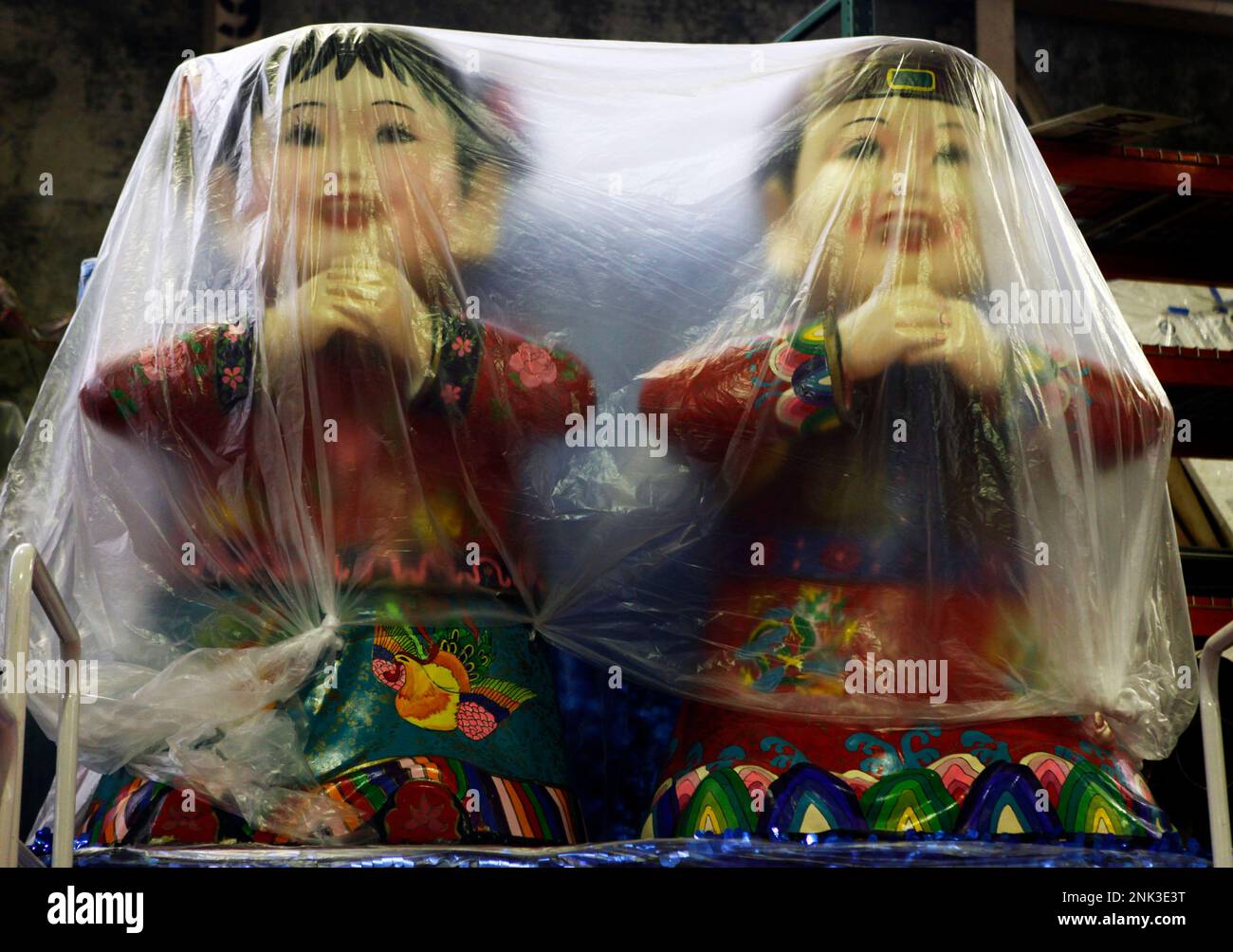 Twins - 2:33pm - San Francisco's Pier 27 Two giant float mannequins are ...