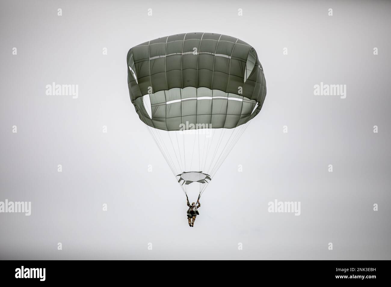 Paratroopers assigned to the 82nd Airborne Division (82nd Abn. Div ...