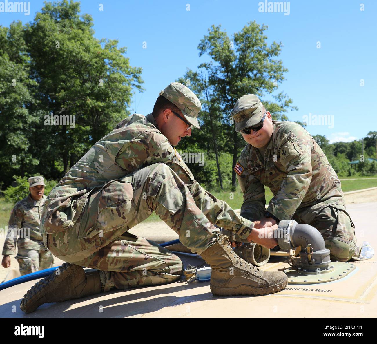 Tactical water purification system hi-res stock photography and images ...