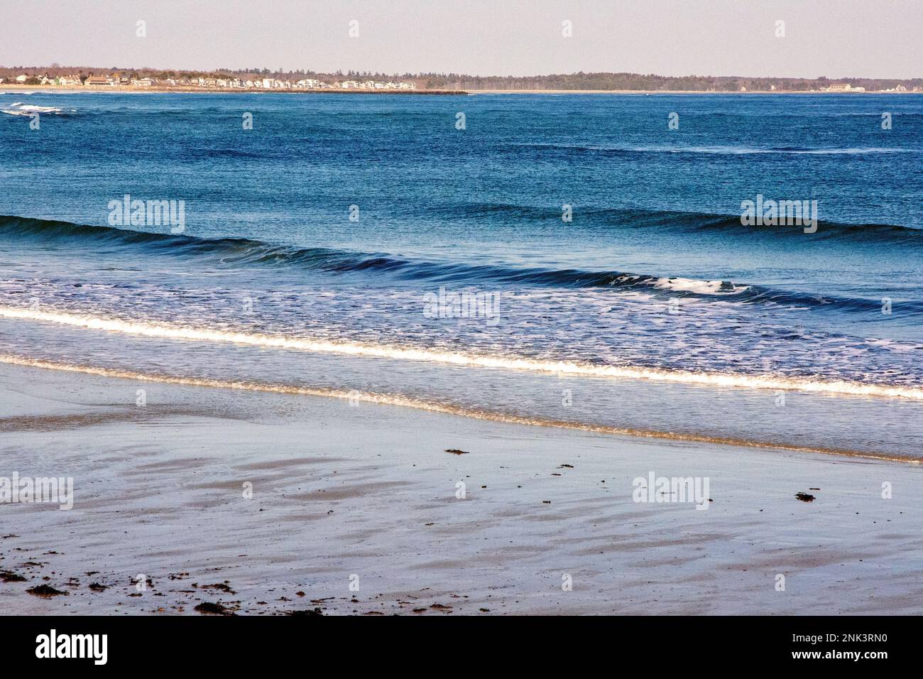 Scenic artistic waves along the ocean shores Stock Photo - Alamy
