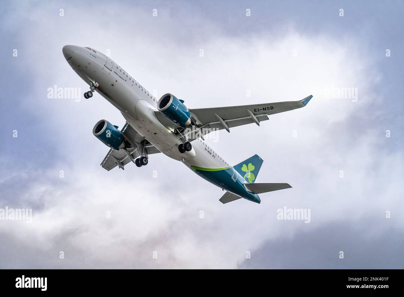 Heathrow, London - February 20th 2023 - Aer Lingus Airbus A320 Landing ...