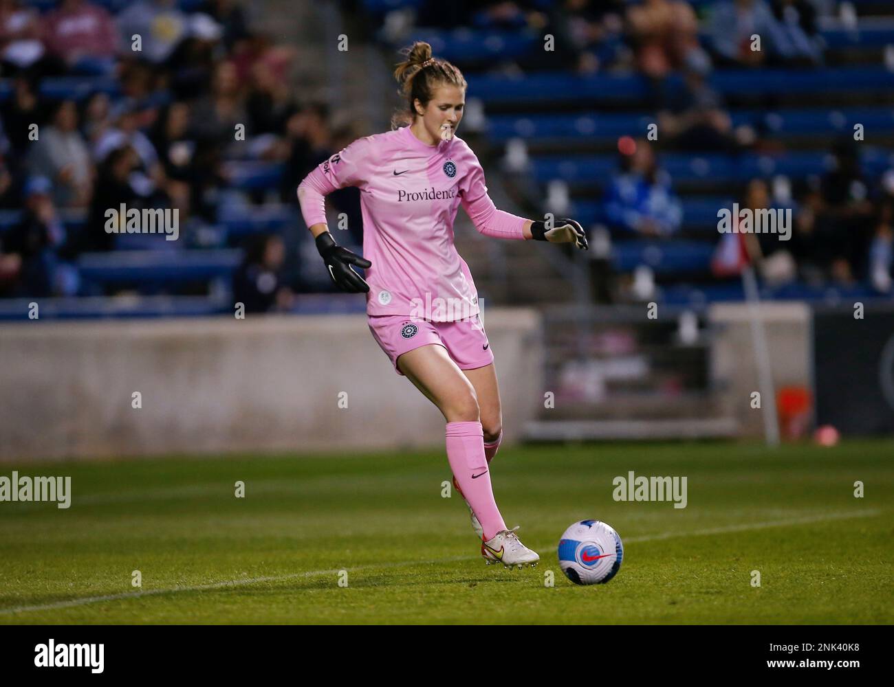 BRIDGEVIEW, IL - MAY 28: Portland Thorns FC goalkeeper Bella Bixby (1 ...