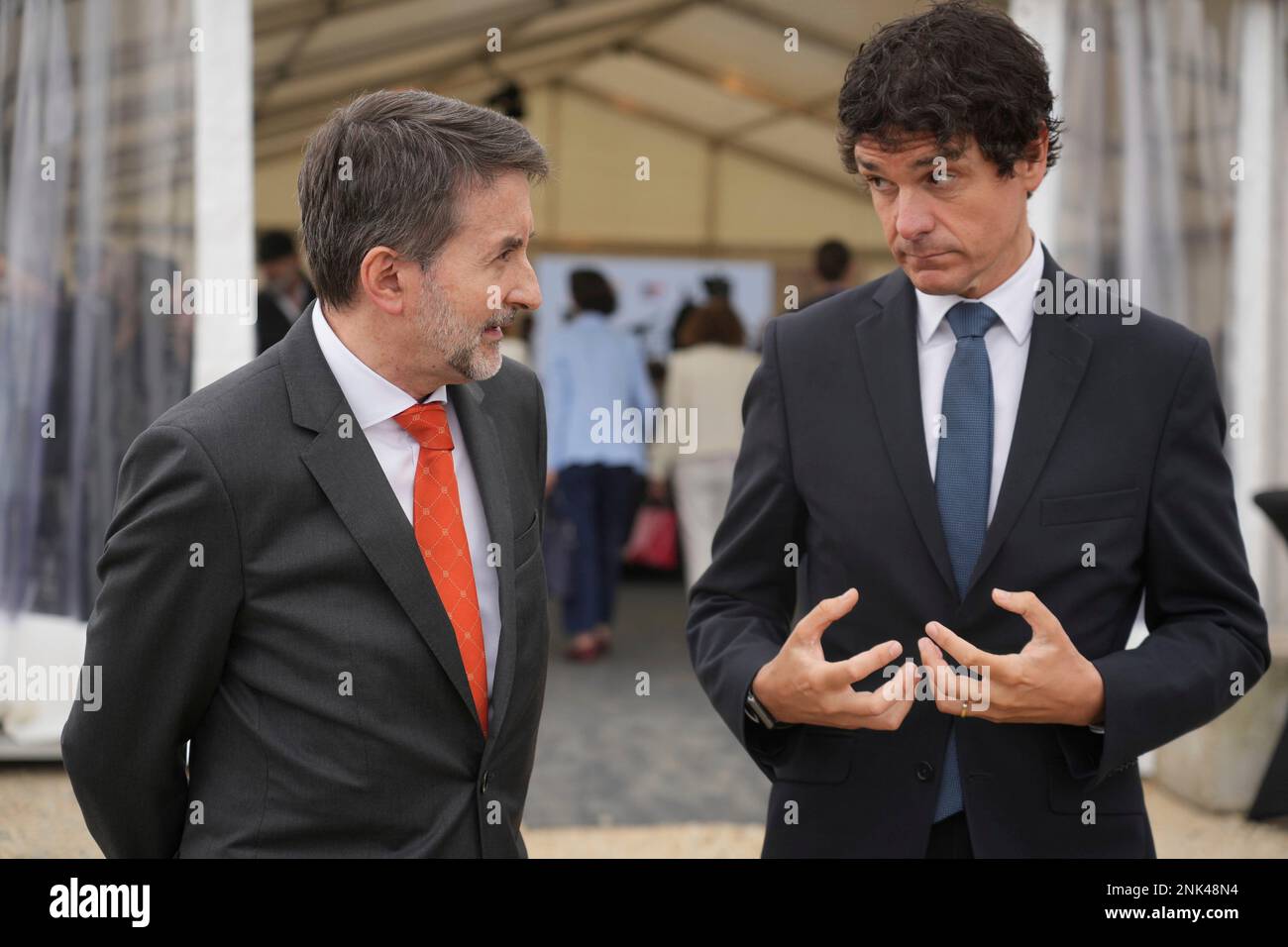 Repsol's CEO, Josu Jon Imaz (left) and the deputy general of Bizkaia ...