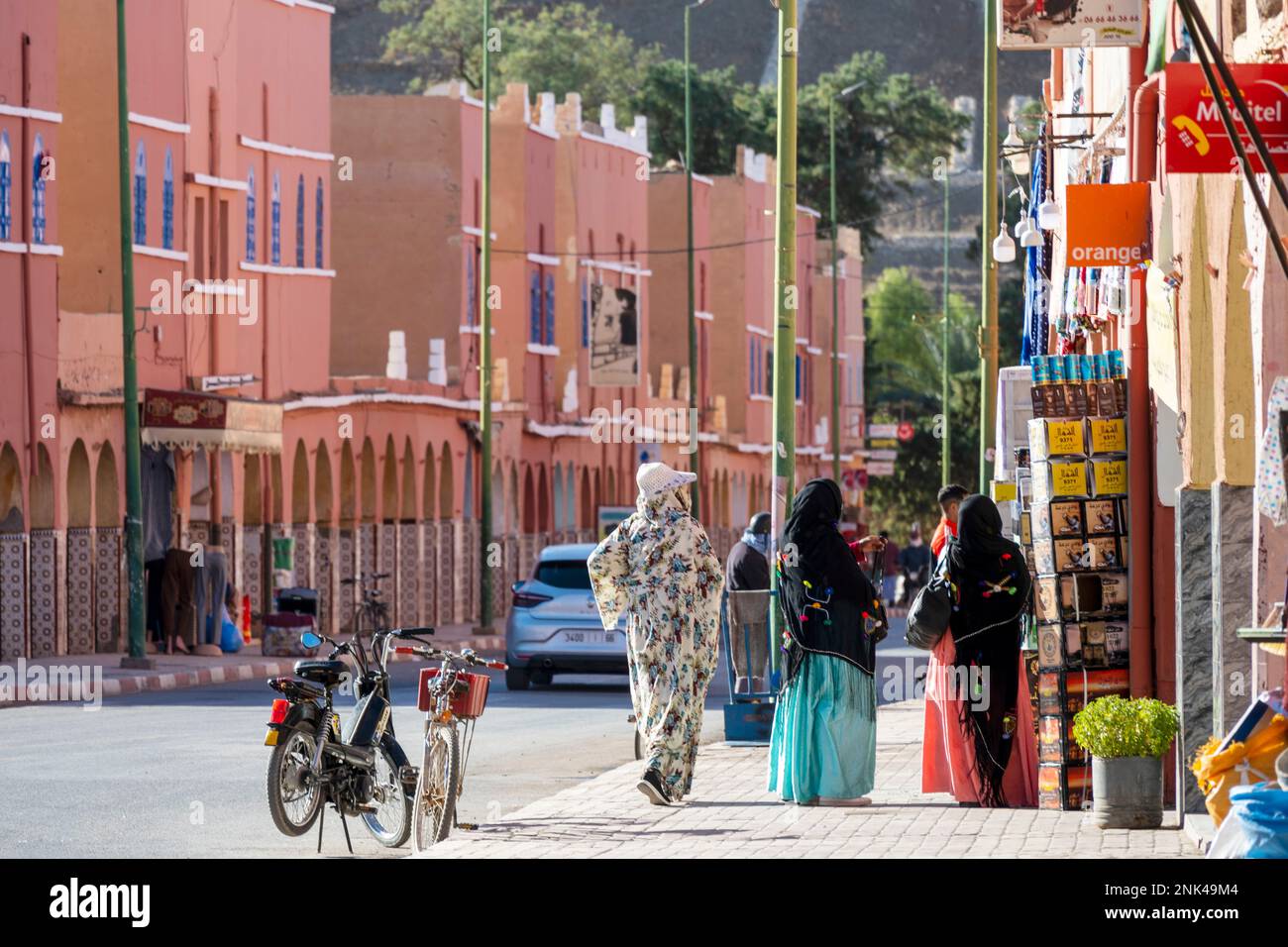 Afrika, Marokko, Südmarokko, Tata, Hauptstrasse Av. Mohammed V ...
