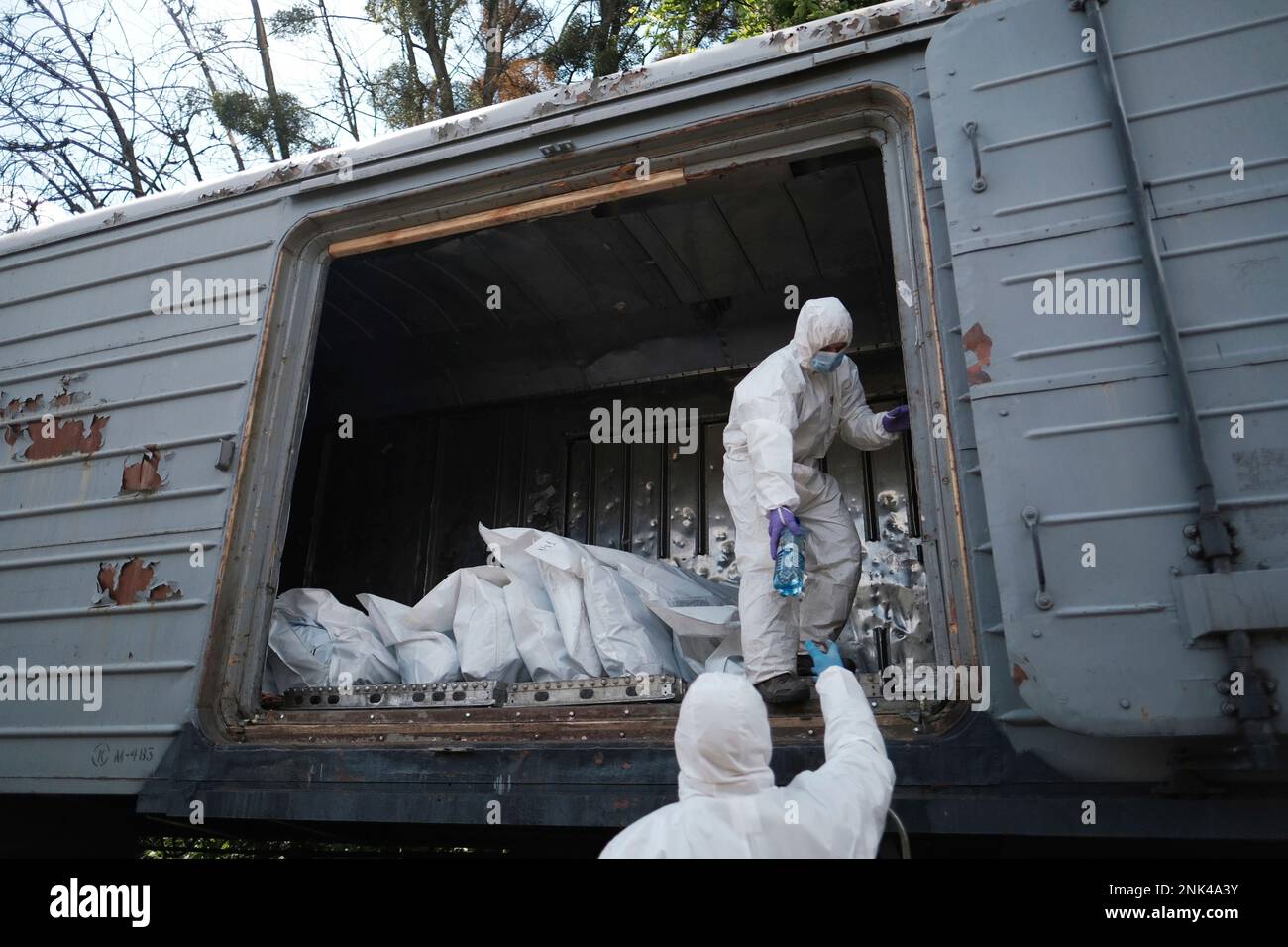The bodies of Russian soldier are stored on refrigerator train in Kyiv ...