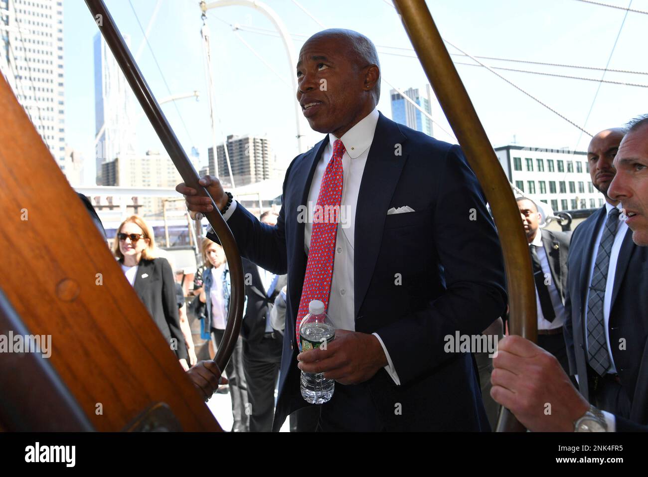 Photo by: NDZ/STAR MAX/IPx 2022 5/25/22 Mayor Eric Adams rings the ...