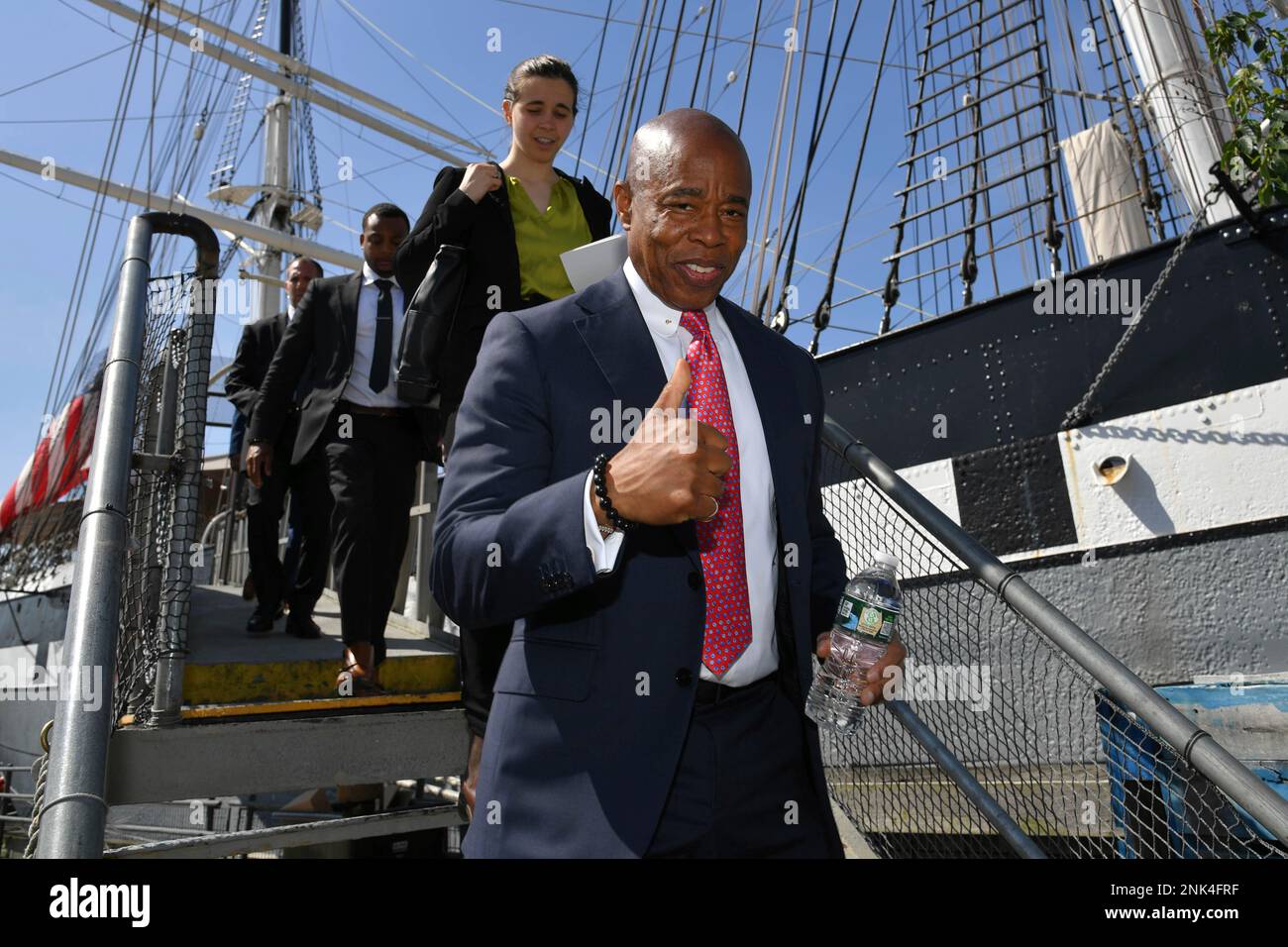 Photo by: NDZ/STAR MAX/IPx 2022 5/25/22 Mayor Eric Adams rings the ...