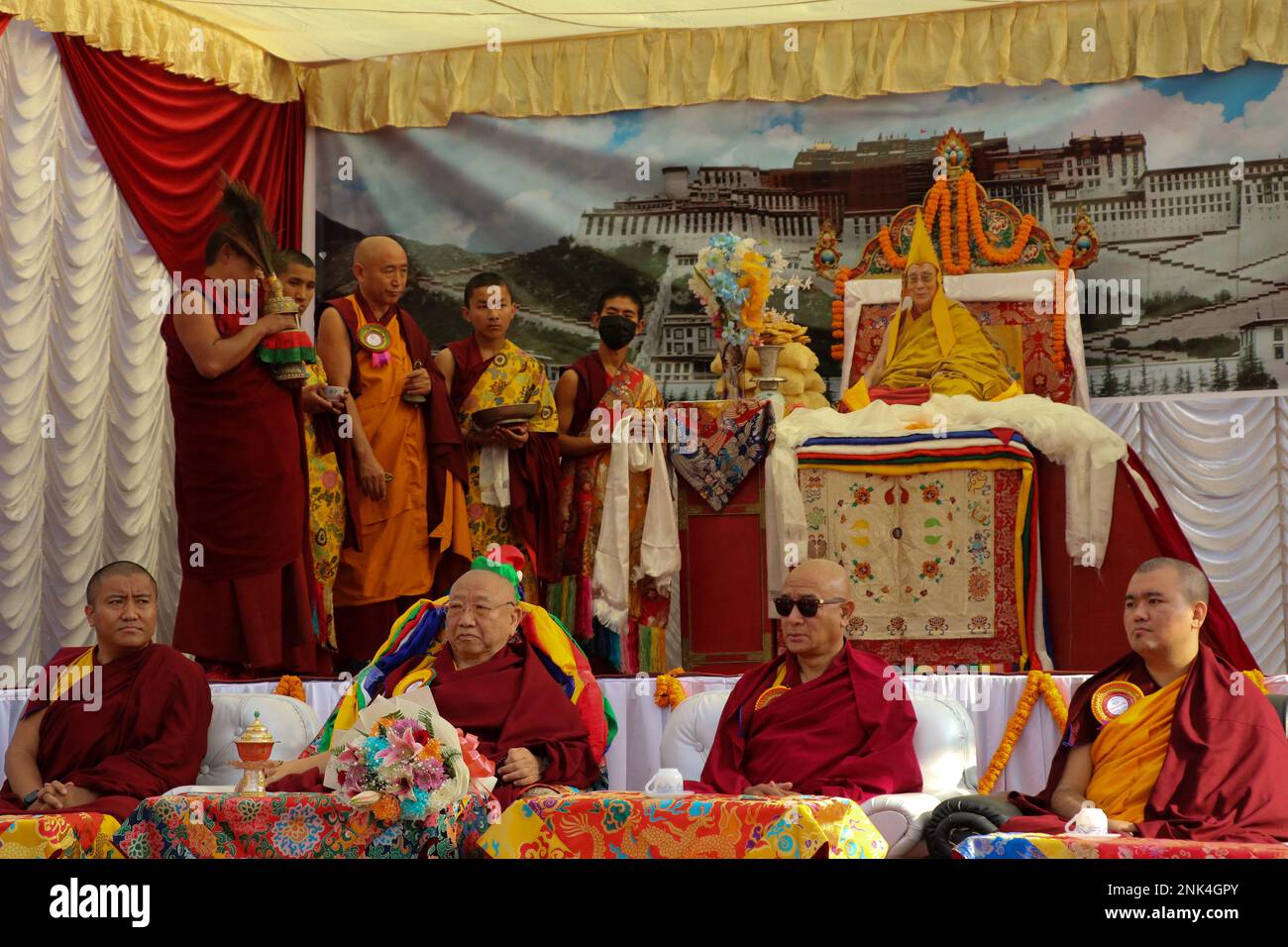 Tibetan gyalpo lhosar hi-res stock photography and images - Alamy Tibetan gyalpo lhosar hi-res stock photography and images - Alamy