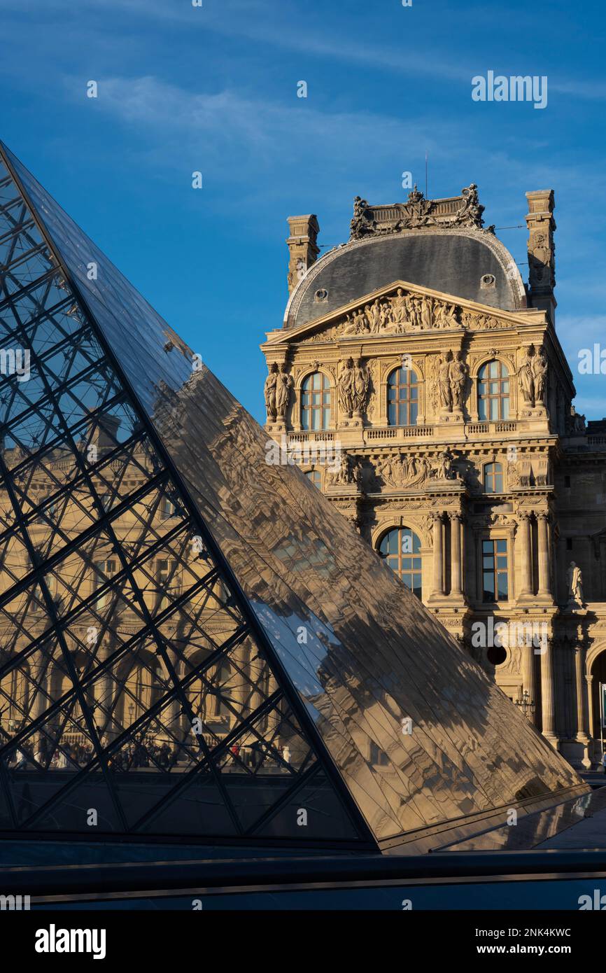 Louvre museum courtyard sculptures hi-res stock photography and images ...
