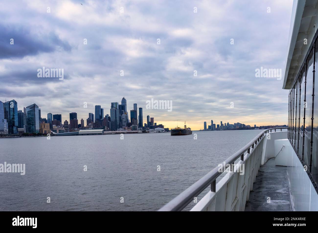 Scenic view of the New York Manhattan skyline seen from across the ...