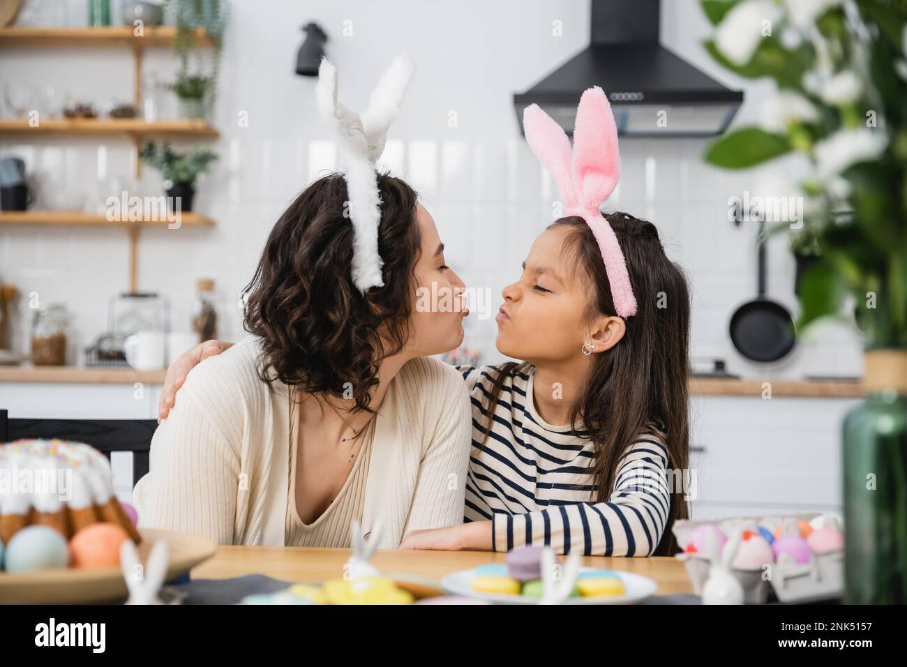 Chicken lips hi-res stock photography and images - Alamy