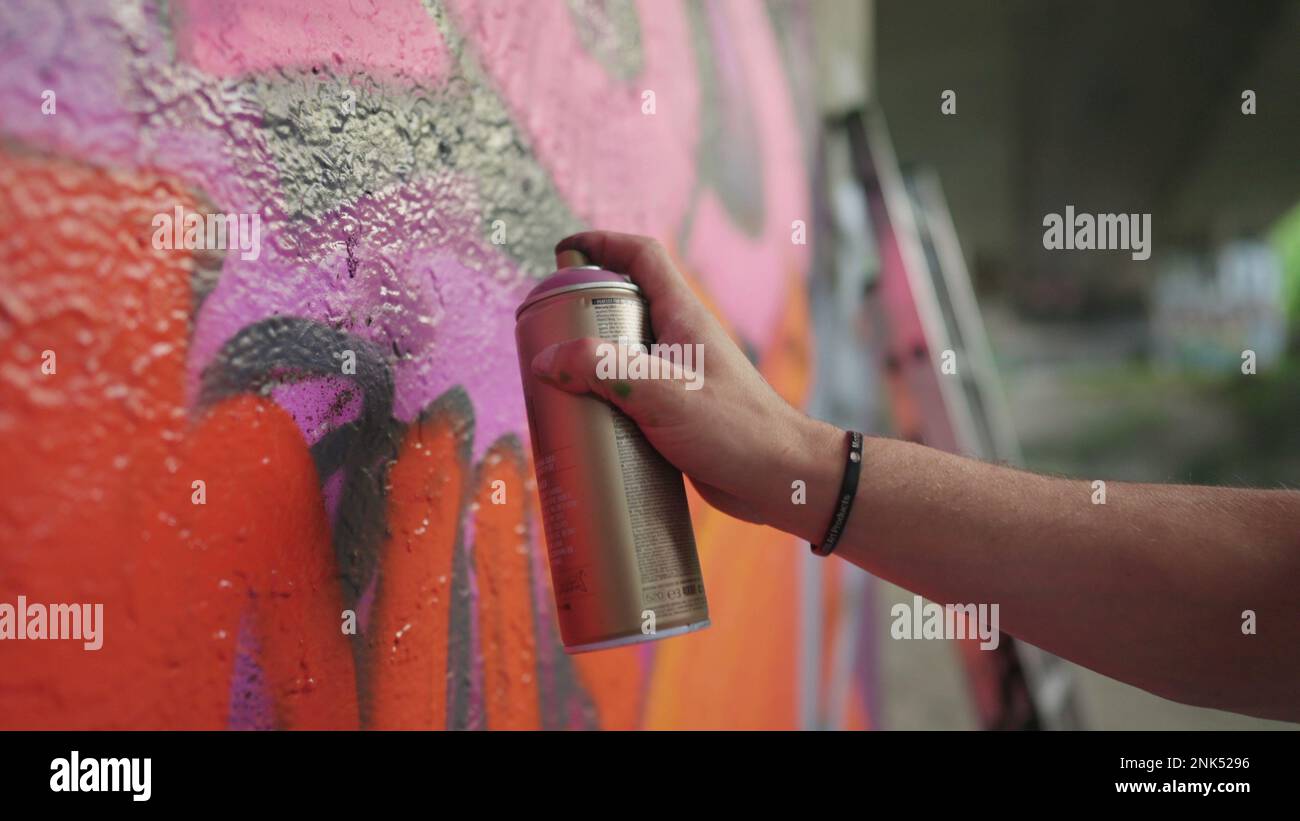 Close up caucasian graffiti artist hi-res stock photography and images ...