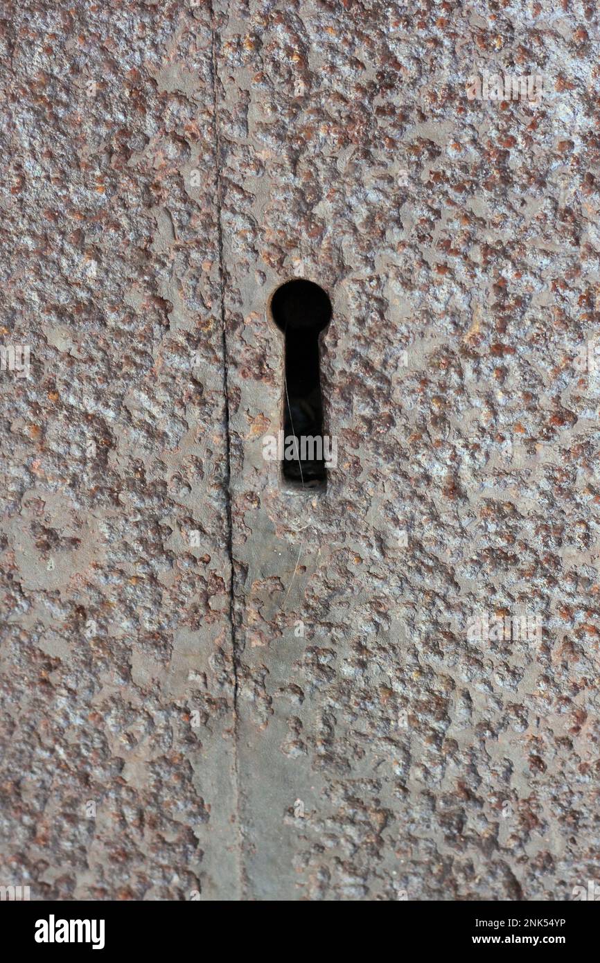 Traditional vintage heavy metal keyhole Stock Photo - Alamy