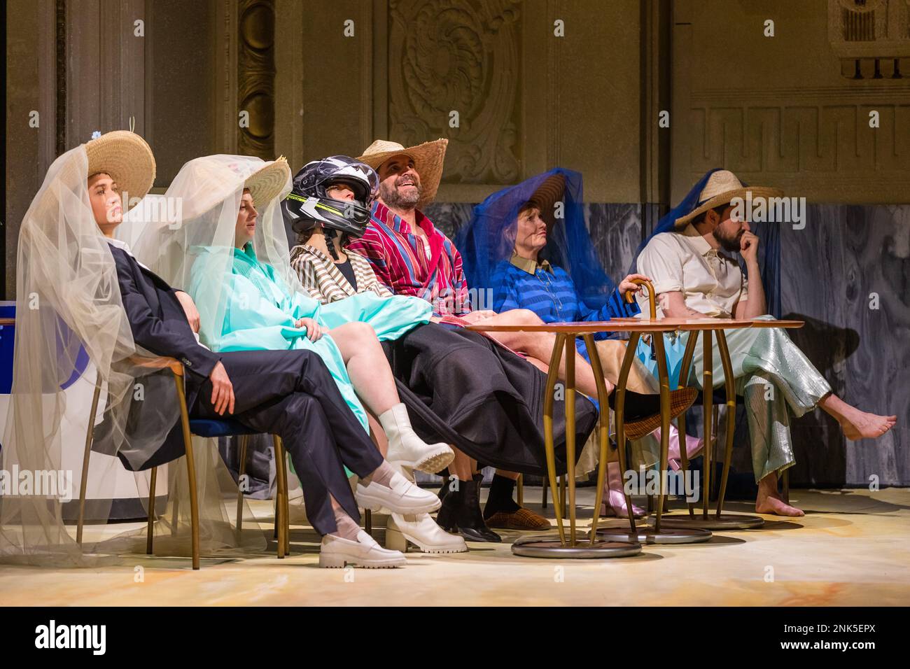 22 February 2023, Brandenburg, Cottbus: Actors Ariadne Pabst (l-r ...