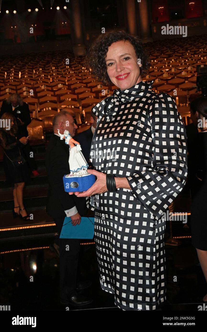 Actress and director Maria Schrader is happy about her trophy after ...