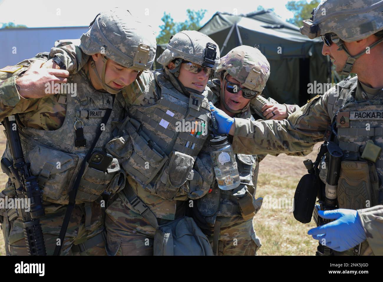 U.S. Army Ohio National Guard Soldiers assigned to Charlie Company ...