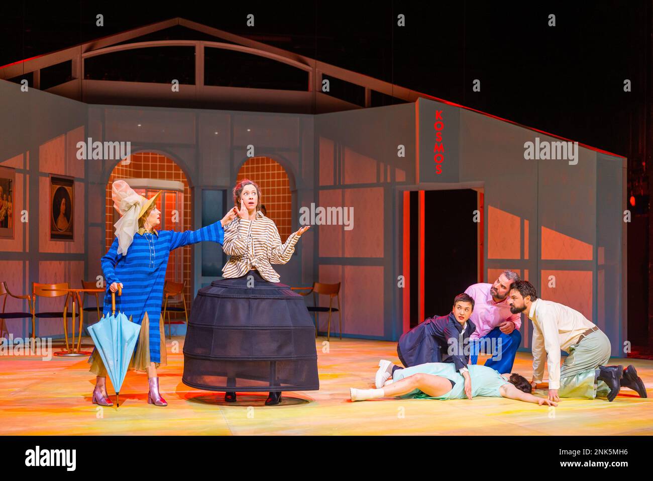 Cottbus, Germany. 22nd Feb, 2023. Actors Susann Thiede (l-r, Darya ...