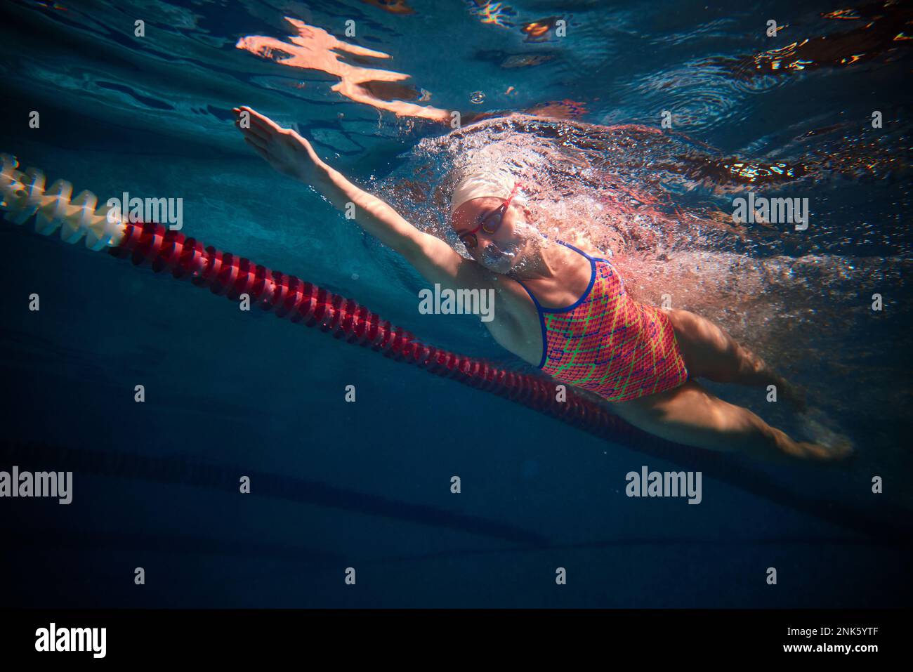 Underwater competitive swimmer female hi-res stock photography and ...