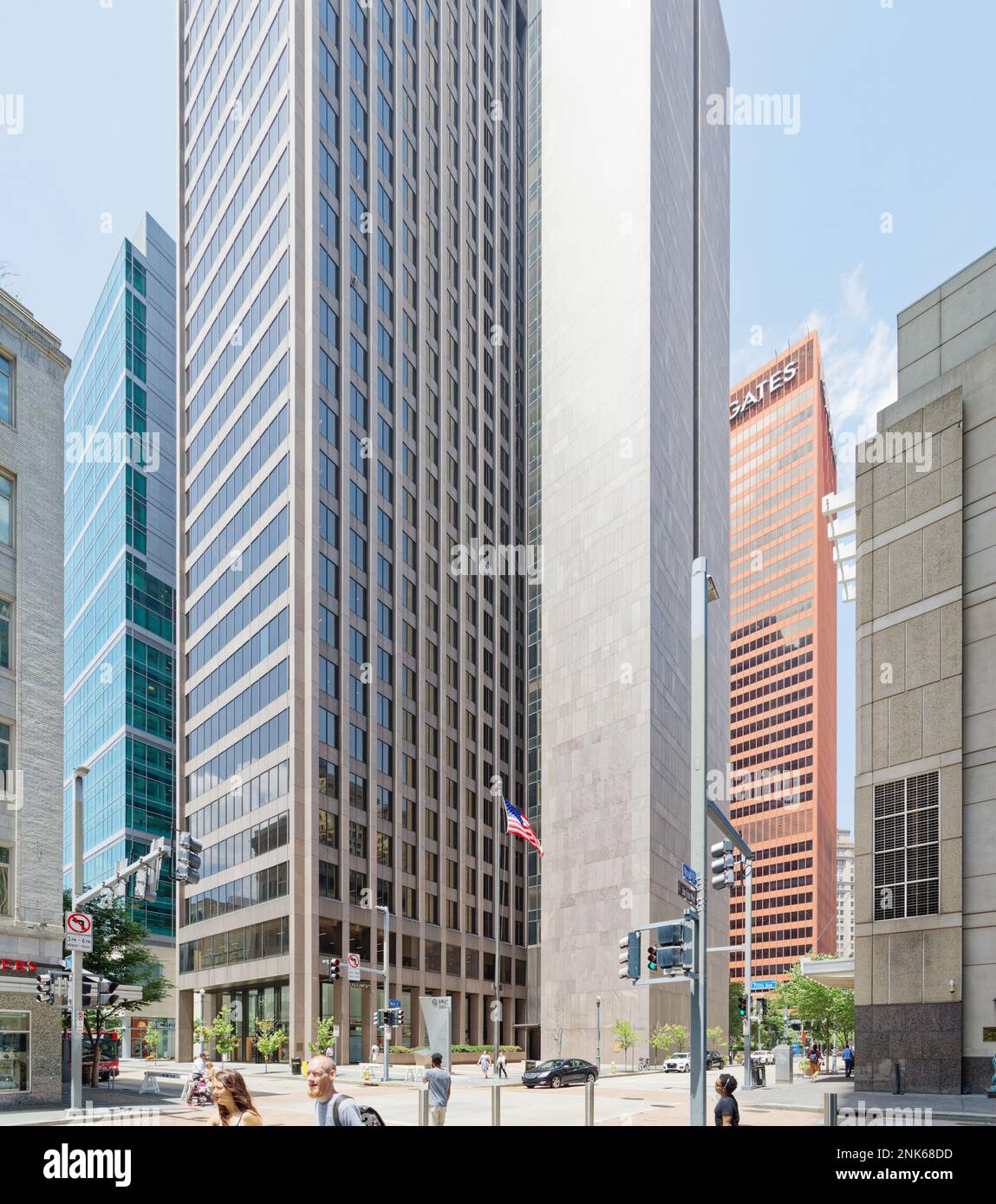 Pittsburgh Downtown: A relatively staid granite and glass tower, One ...