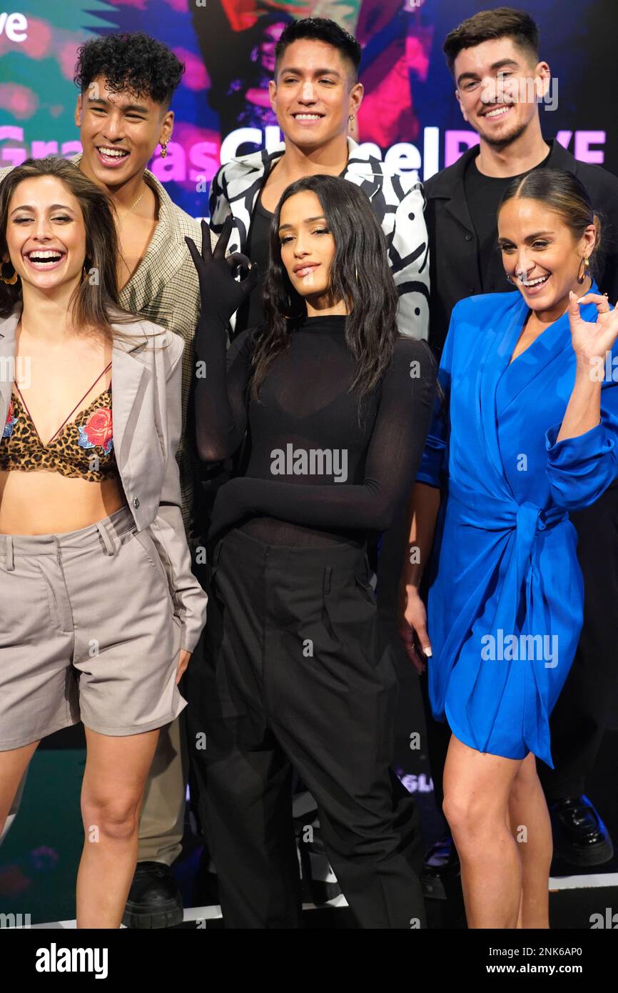 The singer Chanel poses with her dancers before the press conference ...