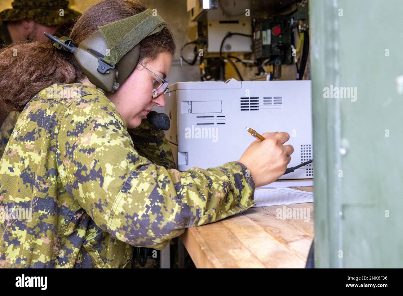 Canadian artillery officer candidates participate in a live fire ...