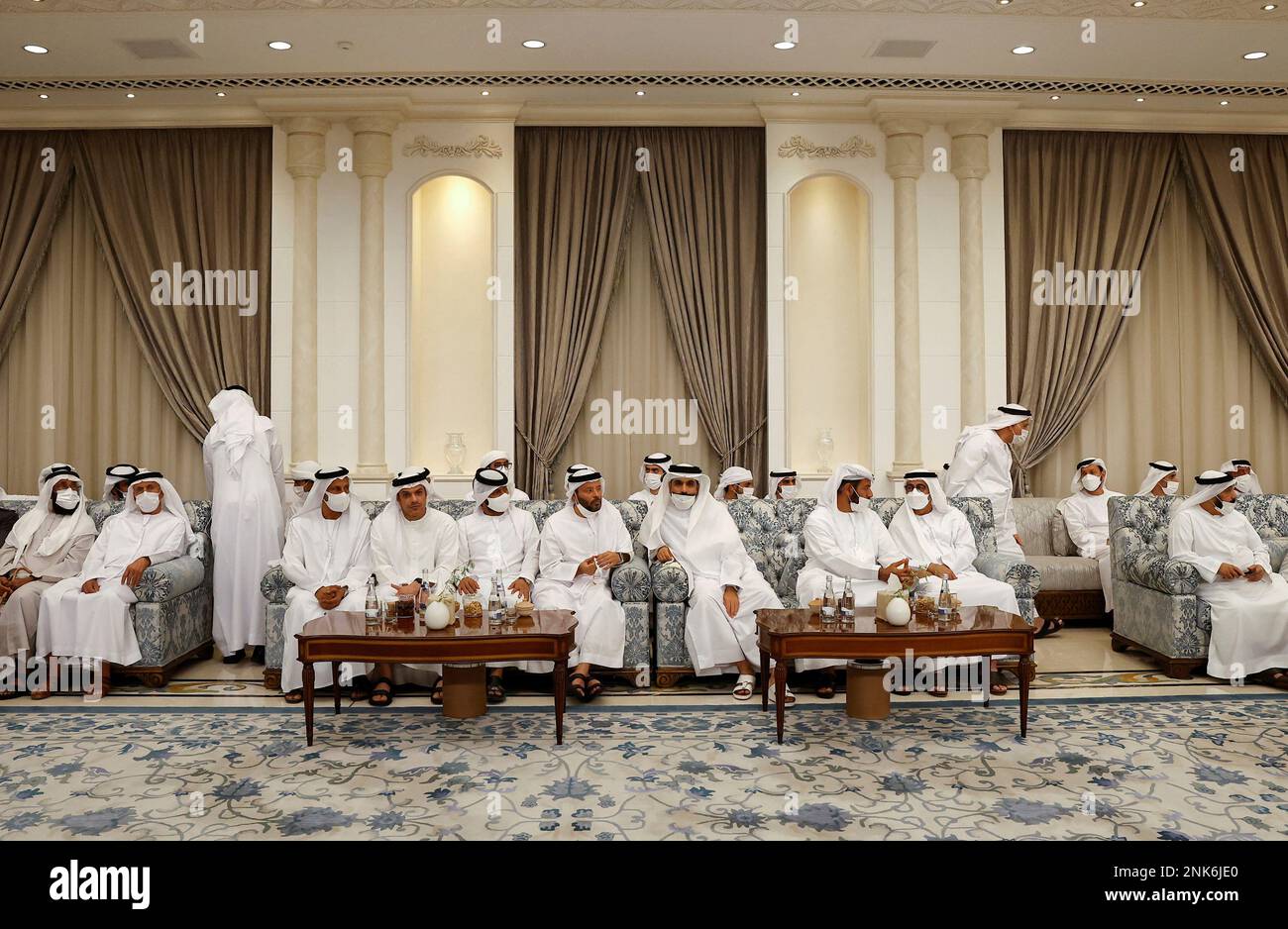 People gather to mourn the death of Sheikh Khalifa Bin Zayed Al Nahyan ...