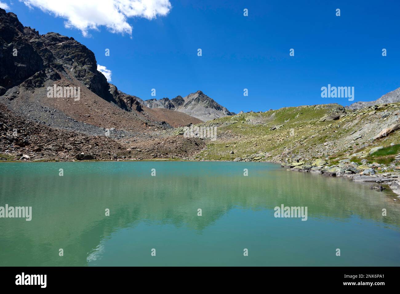 Hidden mountain lake hi-res stock photography and images - Alamy