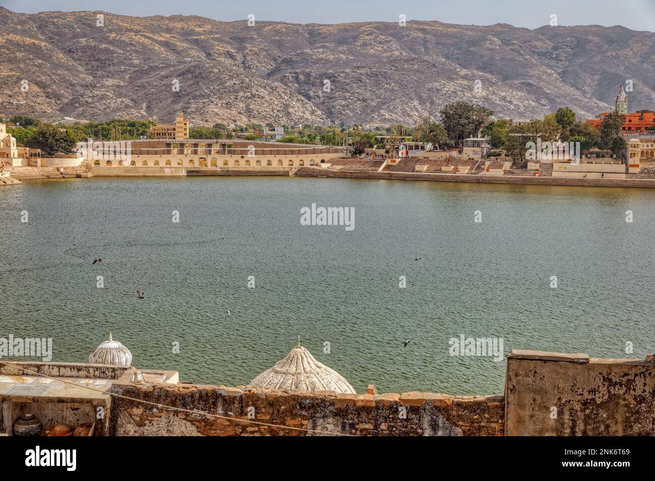 Holy Pushkar Lake and Bathing Ghats, Rajasthan India Stock Photo - Alamy