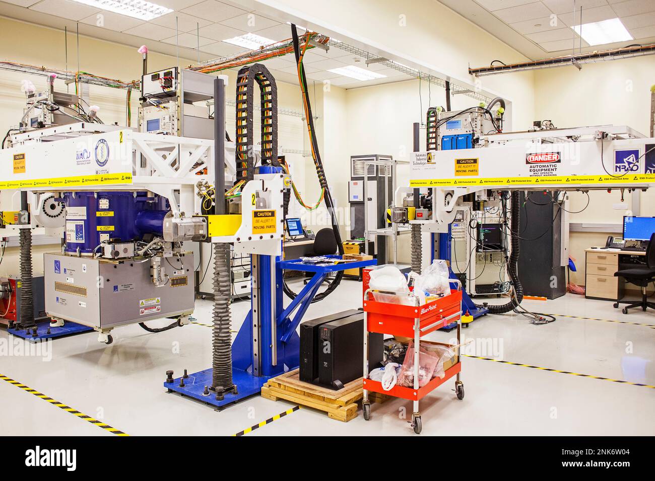workshop, maintaining the antennas, ALMA observatory, technical ...