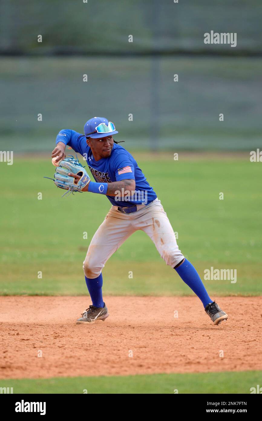 Genesee Community College Cougars shortstop Zavian Crosby (10) during ...