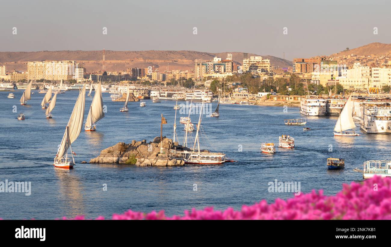 Aswan boat hi-res stock photography and images - Alamy
