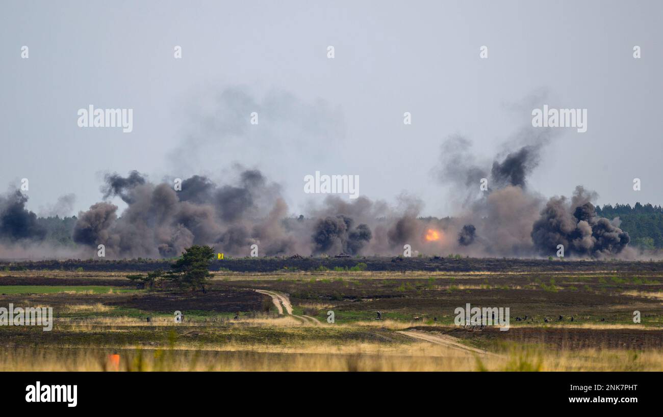 Artillery shells previously fired by the self-propelled howitzer 2000 ...