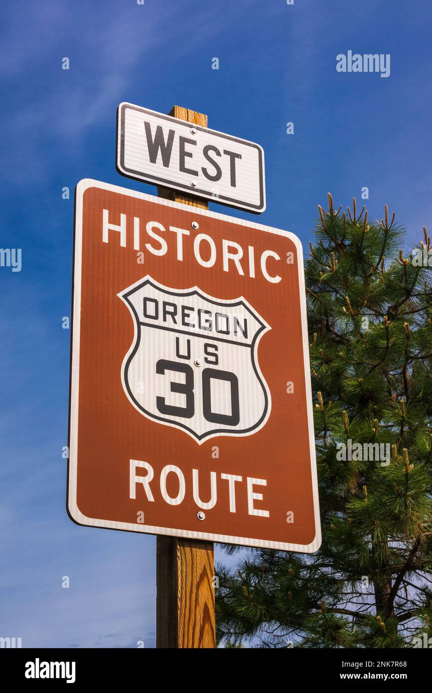 Historic Oregon Highway 30 sign, Columbia River Gorge National Scenic ...