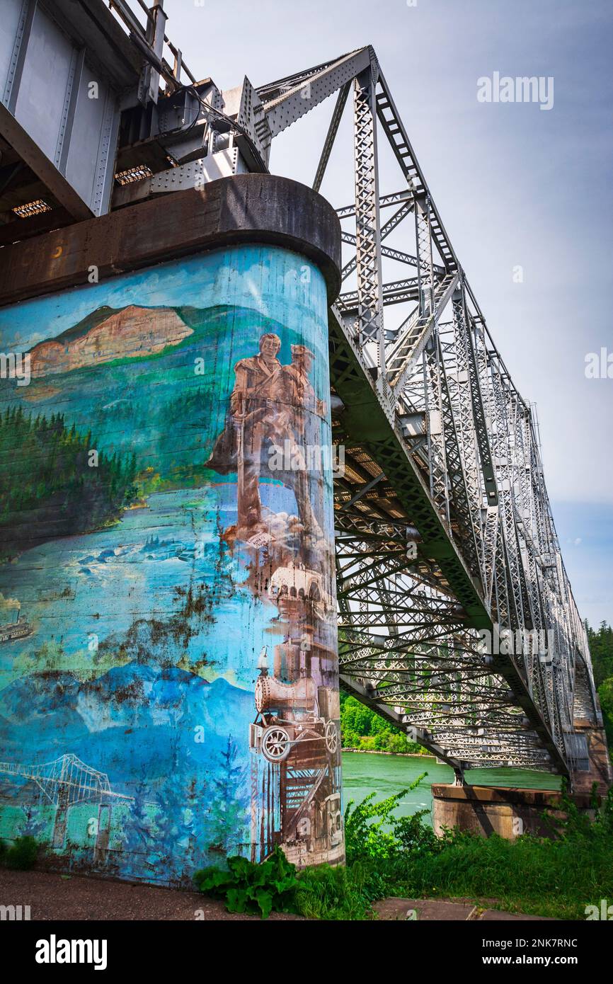 Historical mural on the Bridge of the Gods at Cascade Locks, Columbia ...