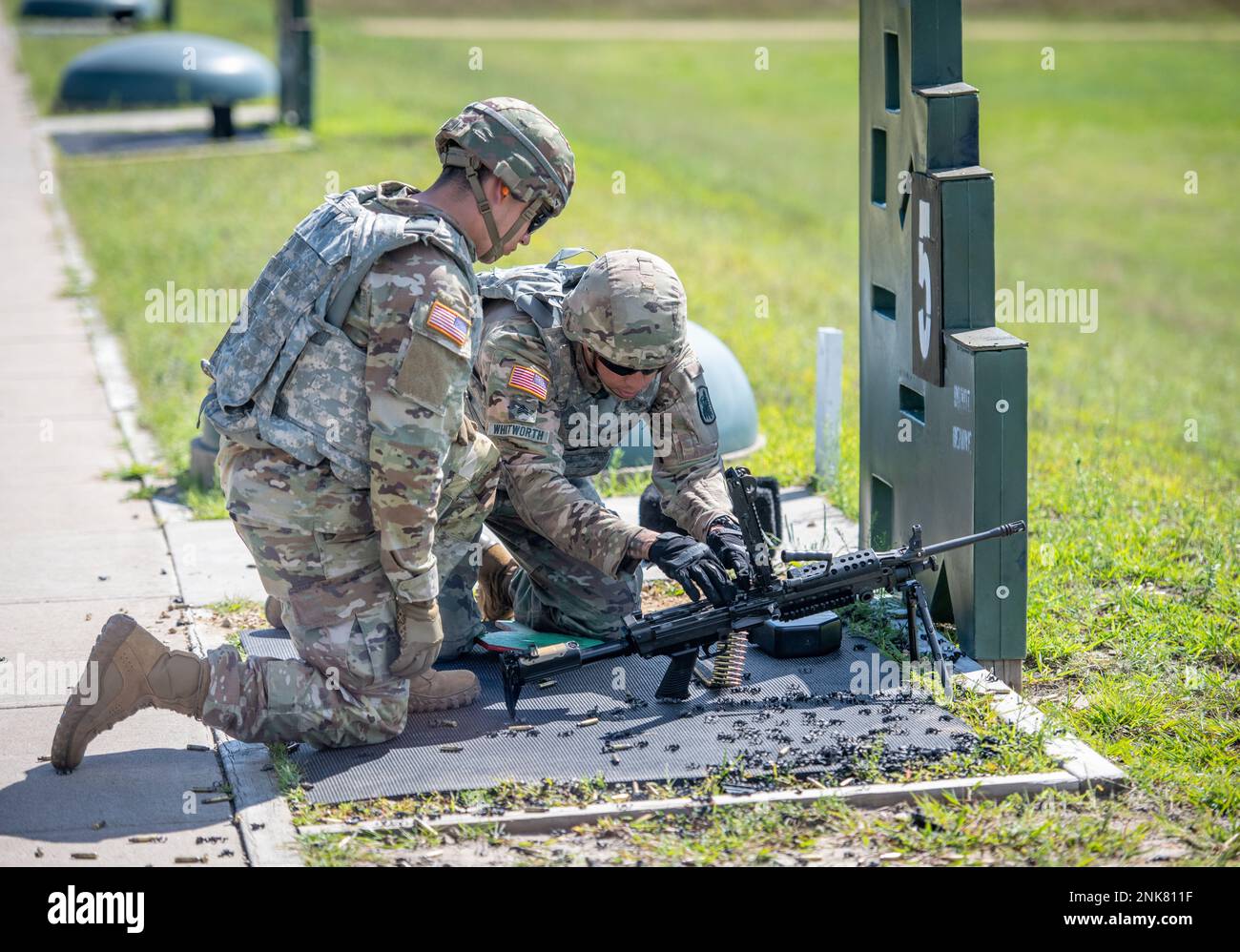 Soldiers with the 370th Chemical Company participate in weapons ...