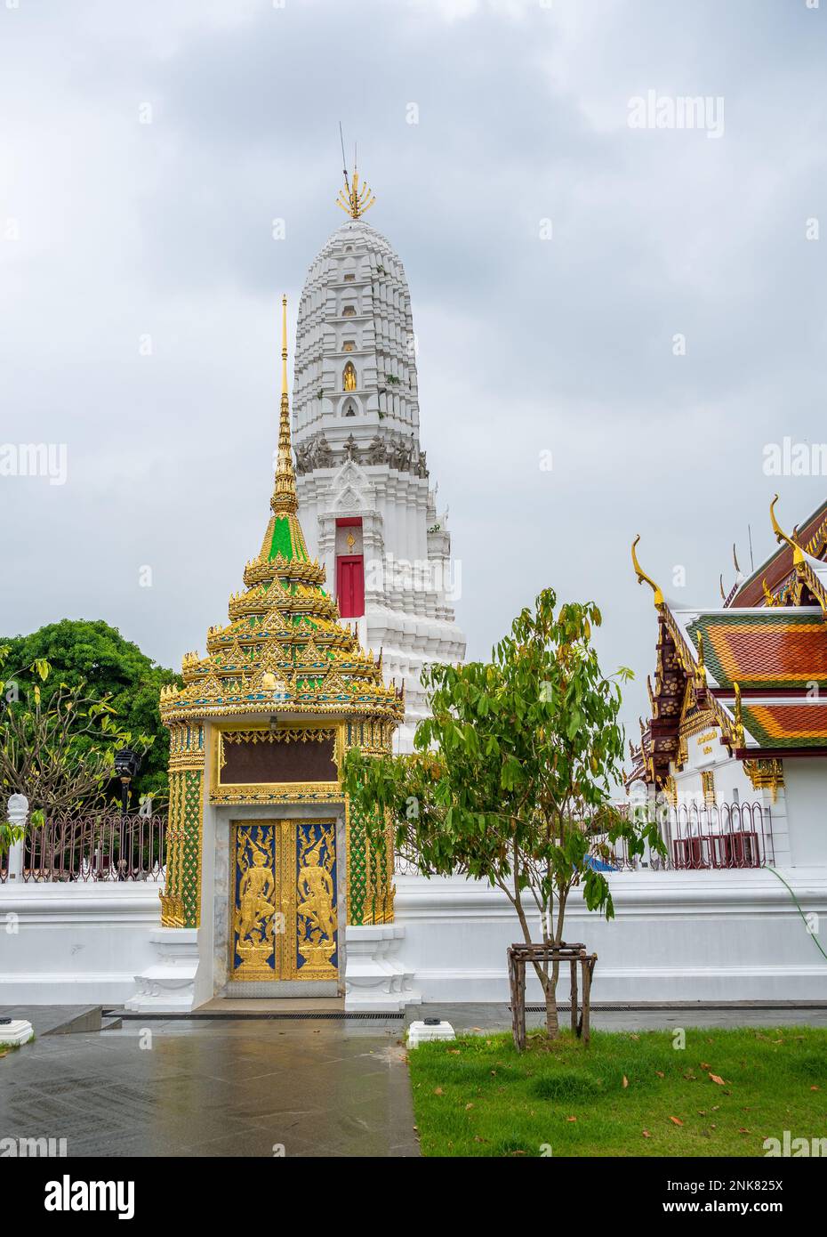Wat Rakhang Kositaram buddhist temple at Bangkok, Thailand. White temple with pagoda, religion ...