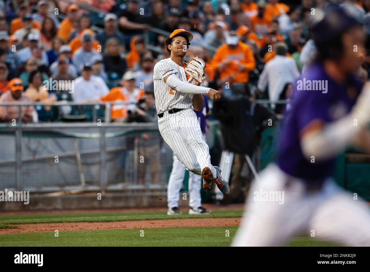 Tennessee Volunteers third baseman Trey Lipscomb (21) on defense ...