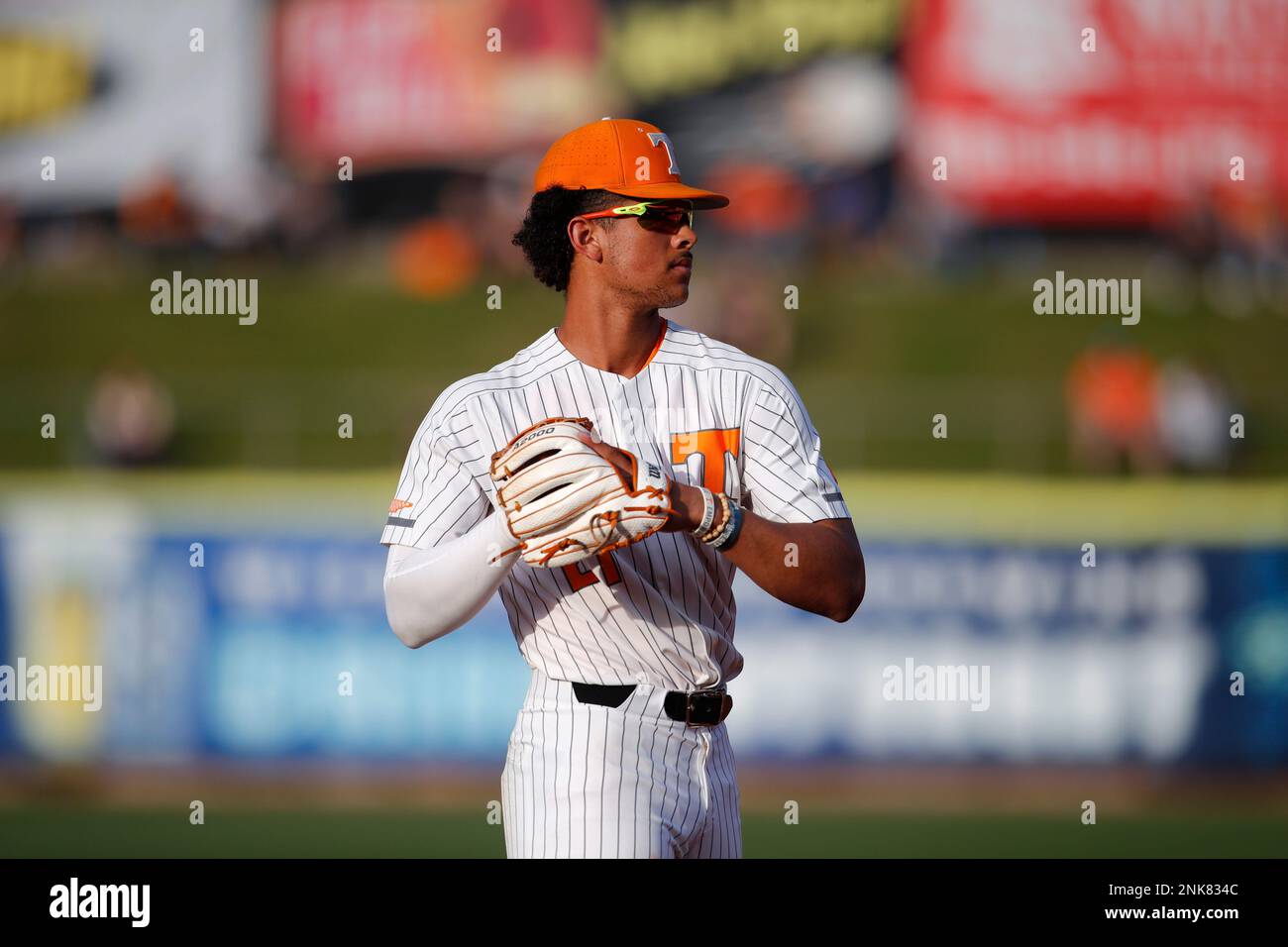 Tennessee Volunteers third baseman Trey Lipscomb (21) on defense ...