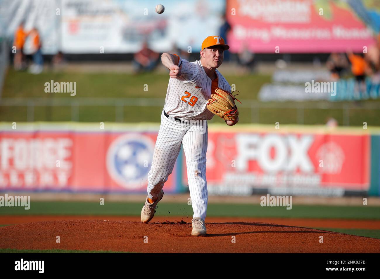 Tennessee Volunteers starting pitcher Blade Tidwell (29) delivers a ...